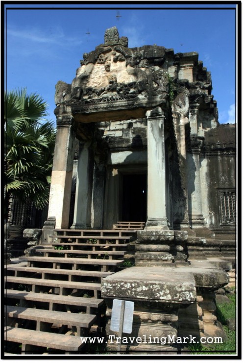 Photo: Entrance Gate Leading to the Angkor Wat Causeway – Traveling Mark